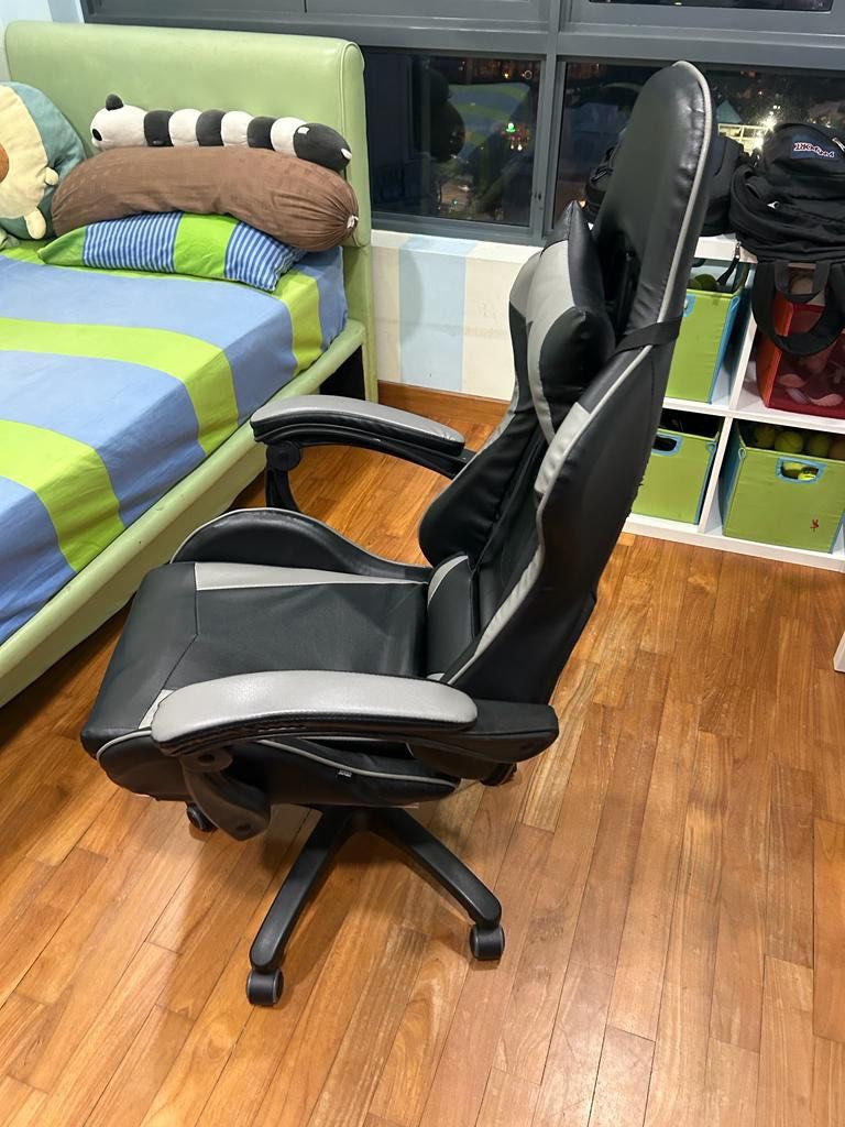 Gaming Chair, Furniture & Home Living, Furniture, Chairs on Carousell