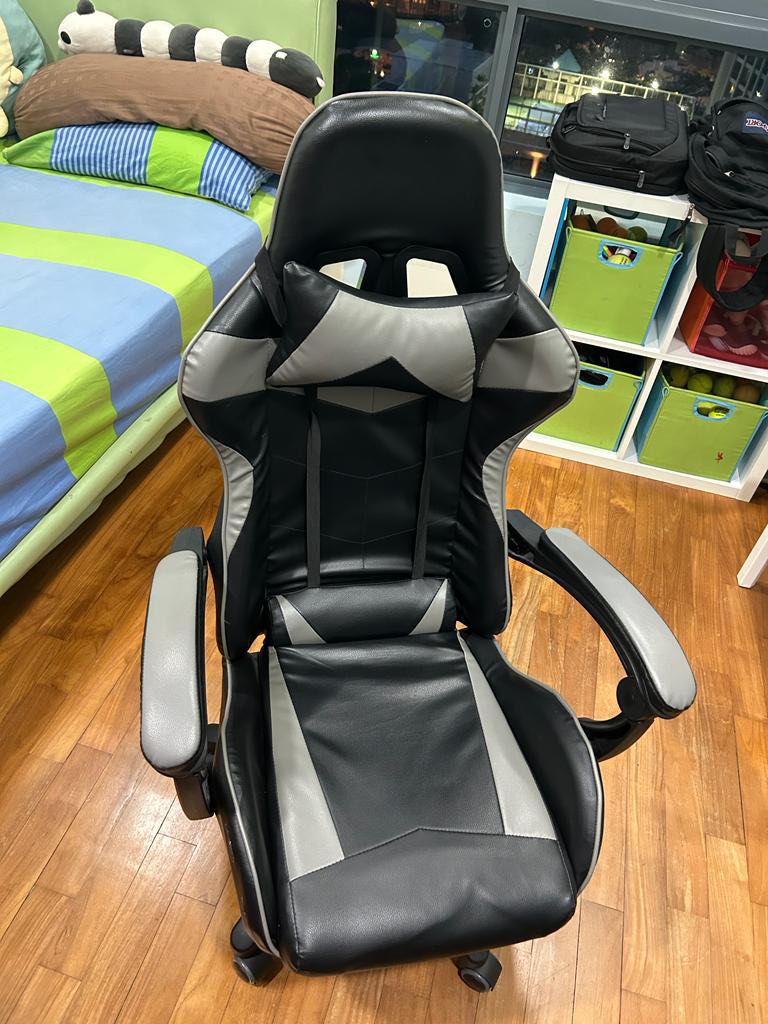 Gaming Chair, Furniture & Home Living, Furniture, Chairs on Carousell