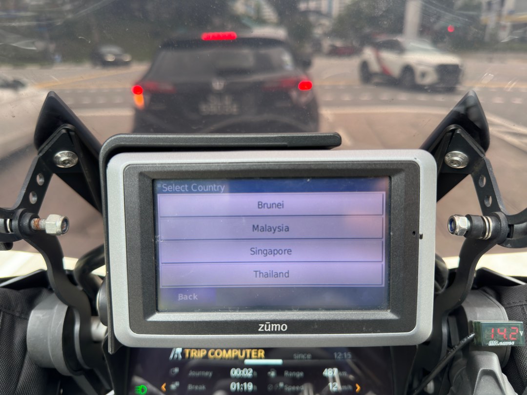 Garmin Zumo 660 GPS Nav bmw cradle compatible, Motorcycles, Motorcycle ...