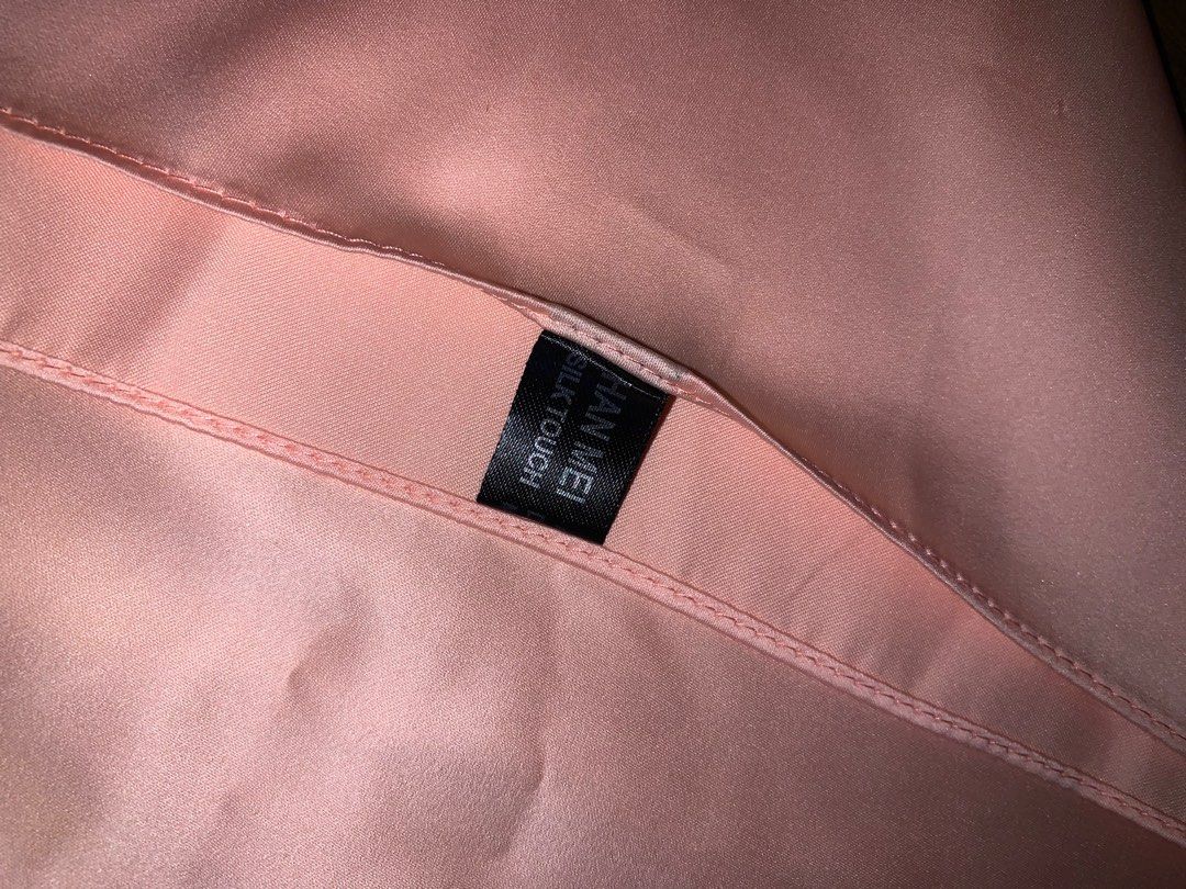 Han mei square silk touch, Women's Fashion, Muslimah Fashion, Hijabs on ...