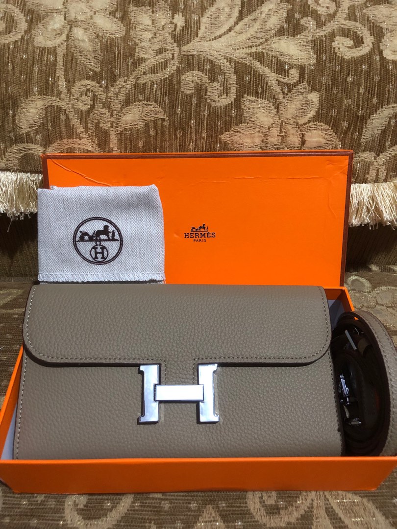 Hermes Wallet (Hermes WOC), Fesyen Wanita, Tas & Dompet di Carousell