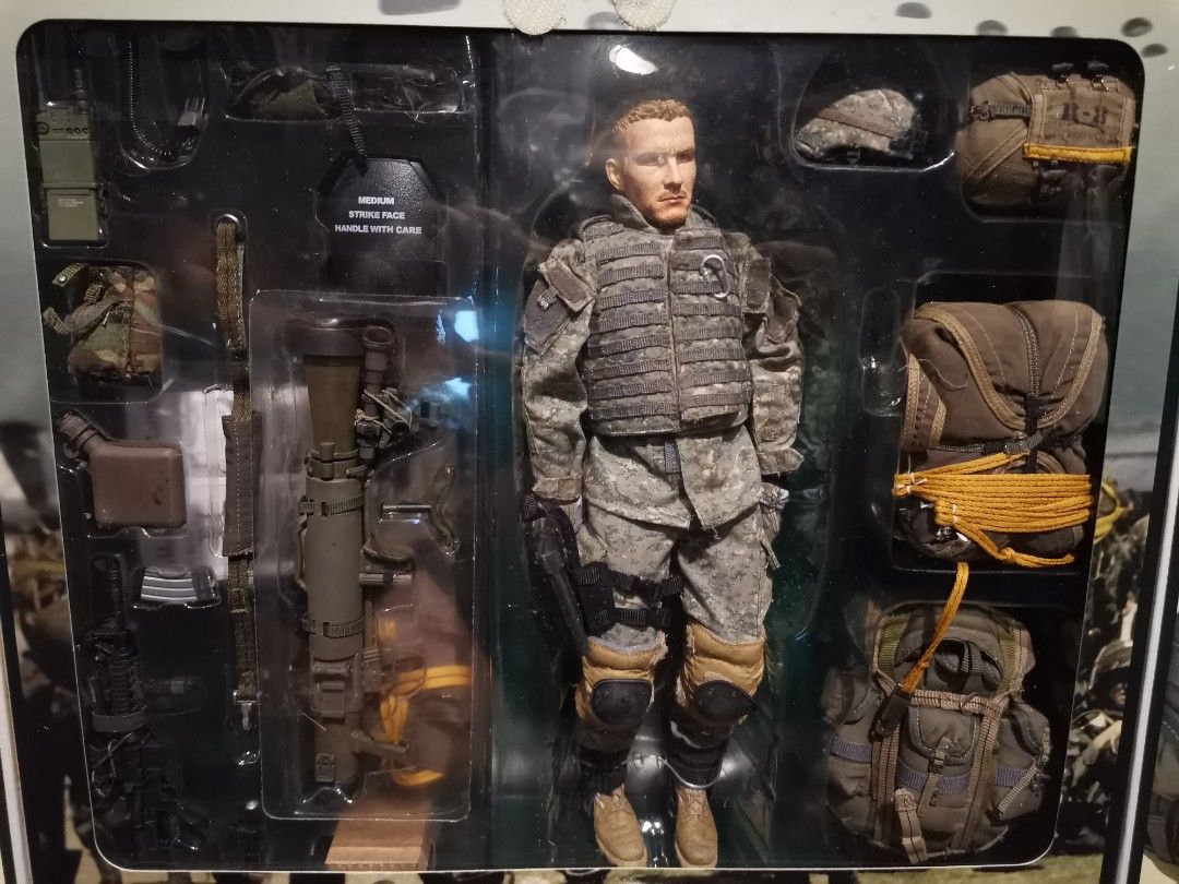 Hot Toys 1/6 scale military figure Airborne Ranger, Hobbies & Toys ...