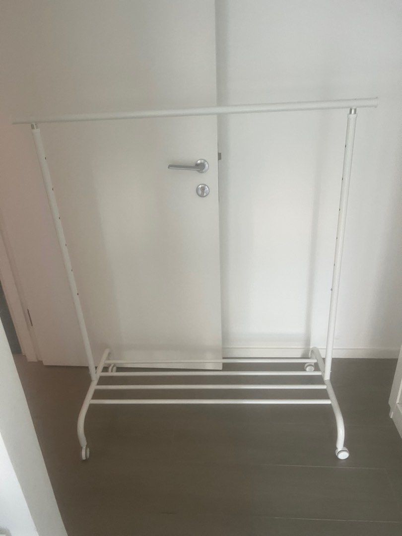 Ikea clothing rack, 傢俬＆家居, 傢俬, 櫃子、組合櫃及置物架 - Carousell