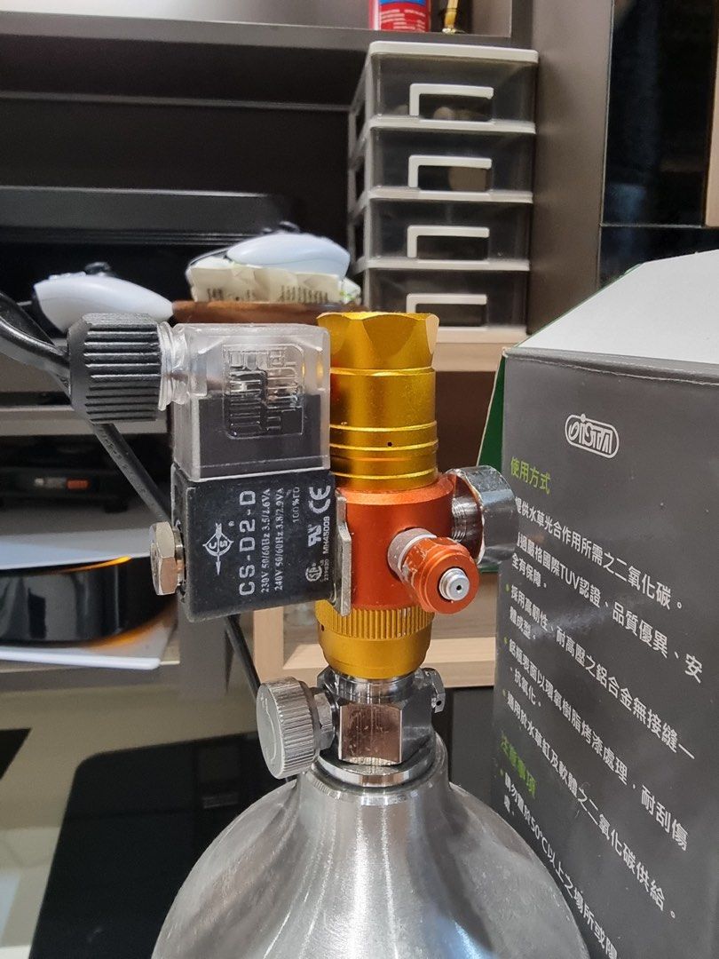 Ista CO2 refillable 2L, Pet Supplies, Homes & Other Pet Accessories on Carousell