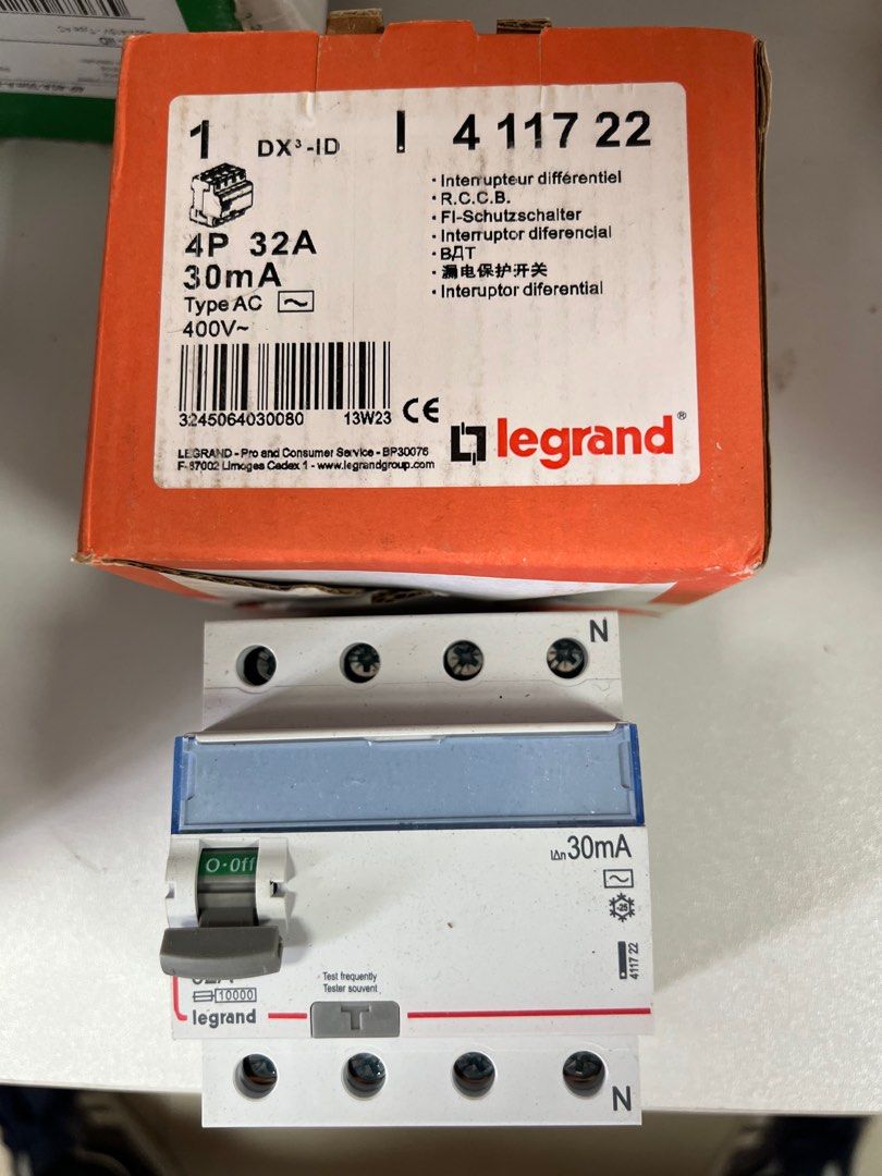 LEGRAND 4P 32A RCCB RCBO RCD, 家庭電器, 轉插器及插頭 - Carousell