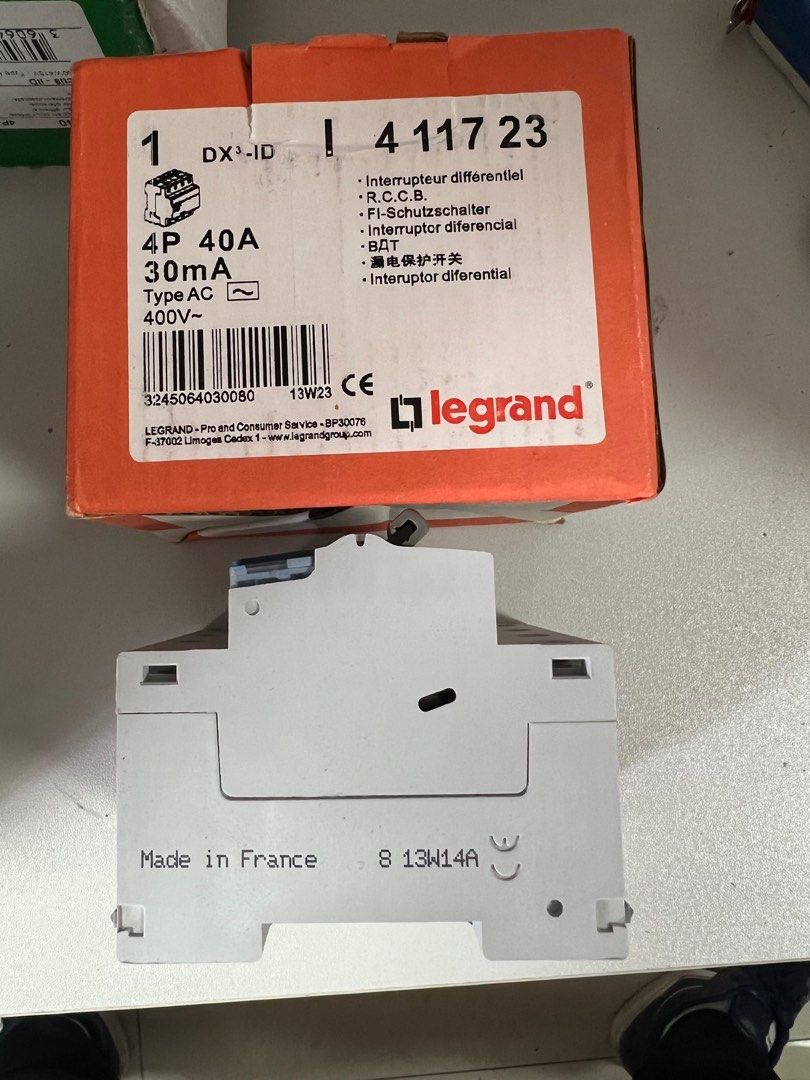 LEGRAND 4P 40A RCCB RCBO RCD, 家庭電器, 轉插器及插頭 - Carousell