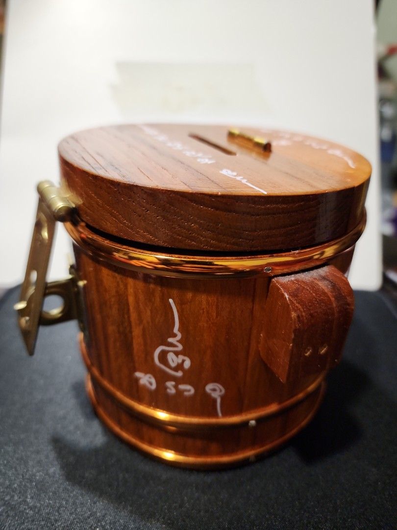 Lp Sommai Wealth Bucket, Hobbies & Toys, Memorabilia & Collectibles ...