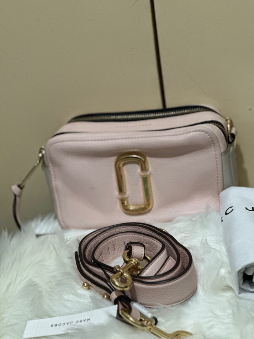 Marc Jacobs Soft Shot 21, Luxury, Bags & Wallets on Carousell