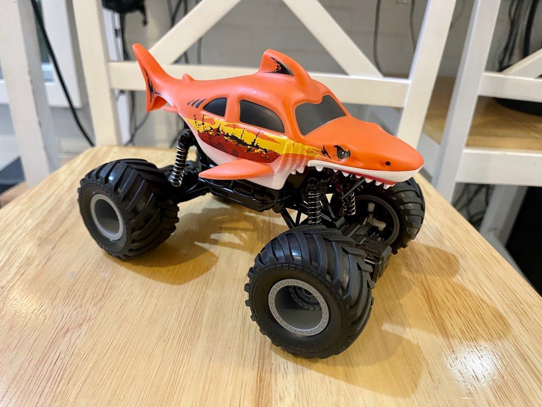 MONSTER JAM ( TIGER SHARK ) REMOTE CONTROL, Hobbies & Toys, Toys ...