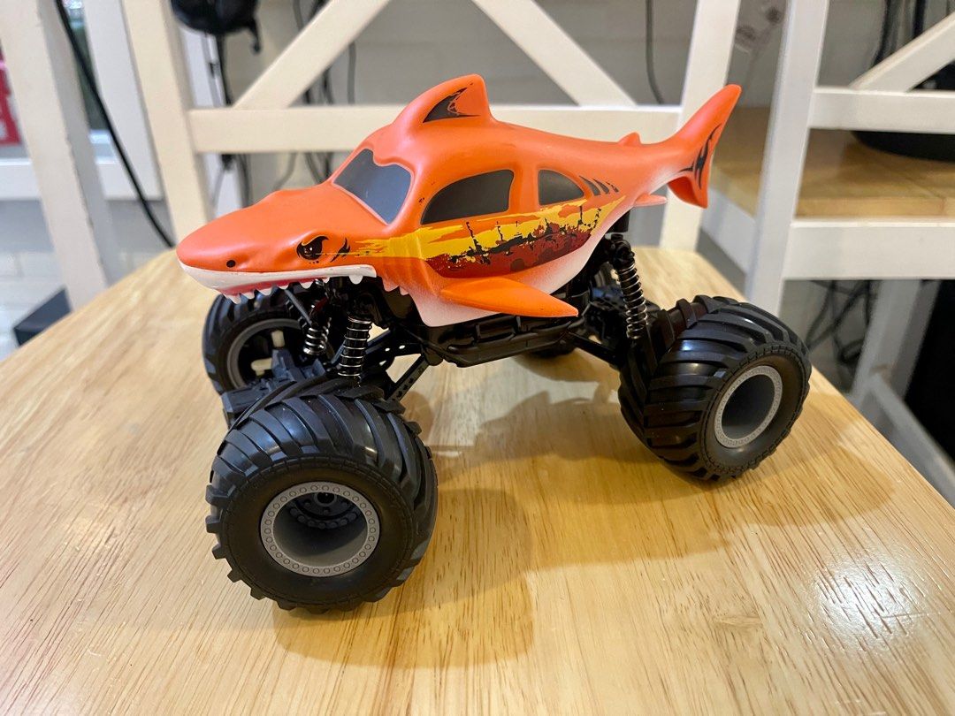 MONSTER JAM ( TIGER SHARK ) REMOTE CONTROL, Hobbies & Toys, Toys ...