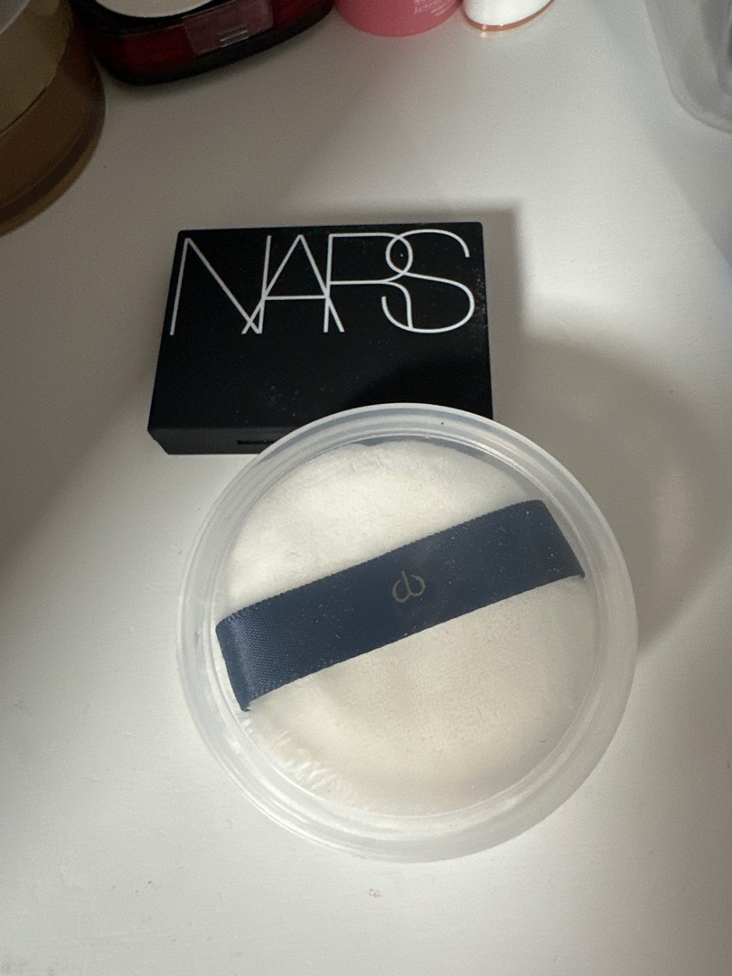 NARS loose powder, Beauty & Personal Care, Face, Makeup on Carousell
