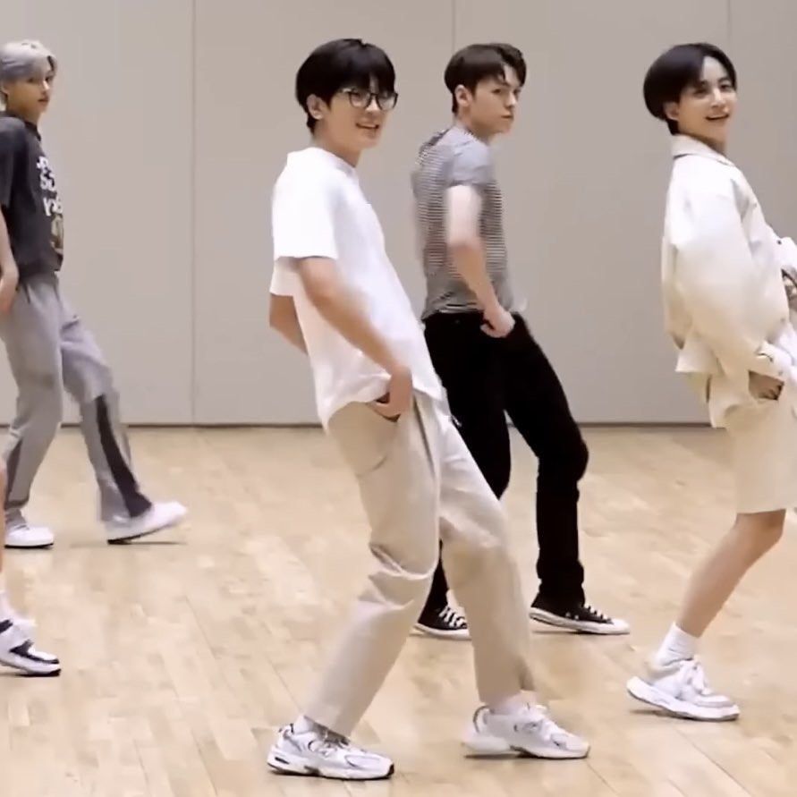 NEW BALANCE MR530SG WORN BY SEVENTEEN SVT WONWOO, Women's Fashion ...