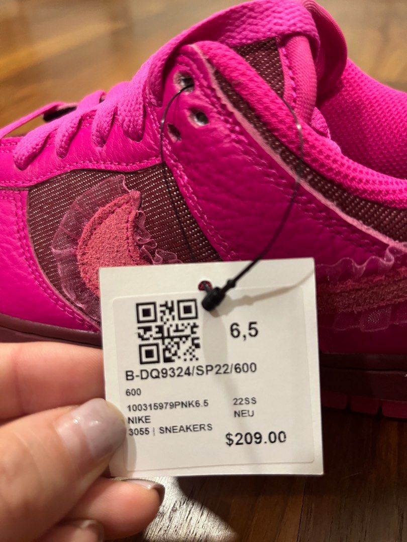 Nike Pink Dunks, Women's Fashion, Footwear, Sneakers on Carousell