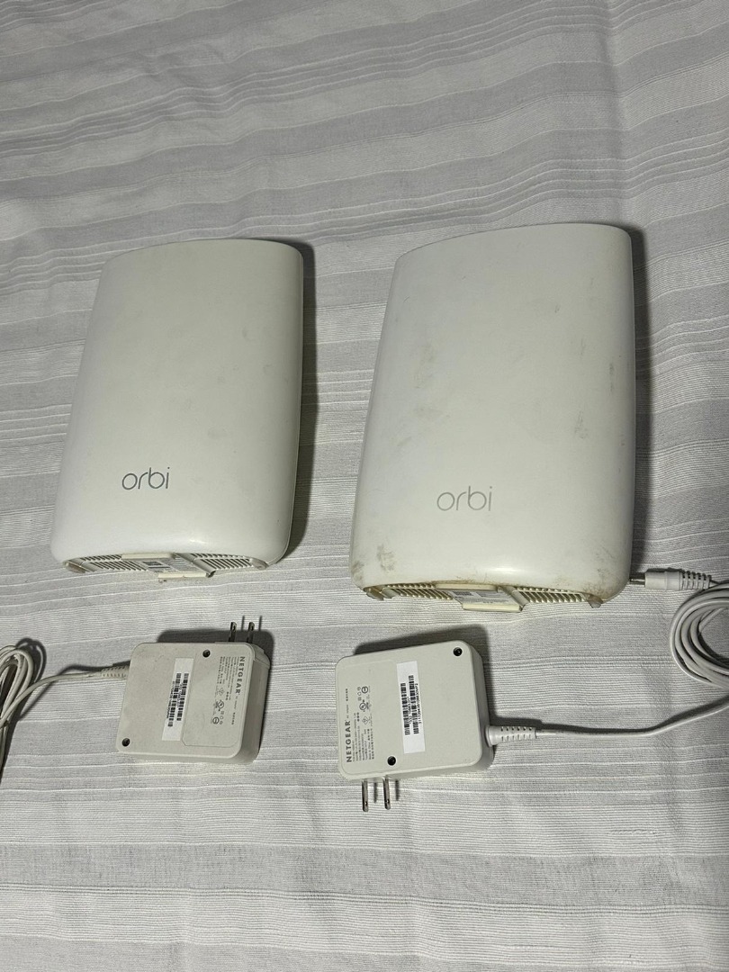 Quick Sale - Orbi Router RBR50 & Satellite RBS50 (US Plug, 220V ...