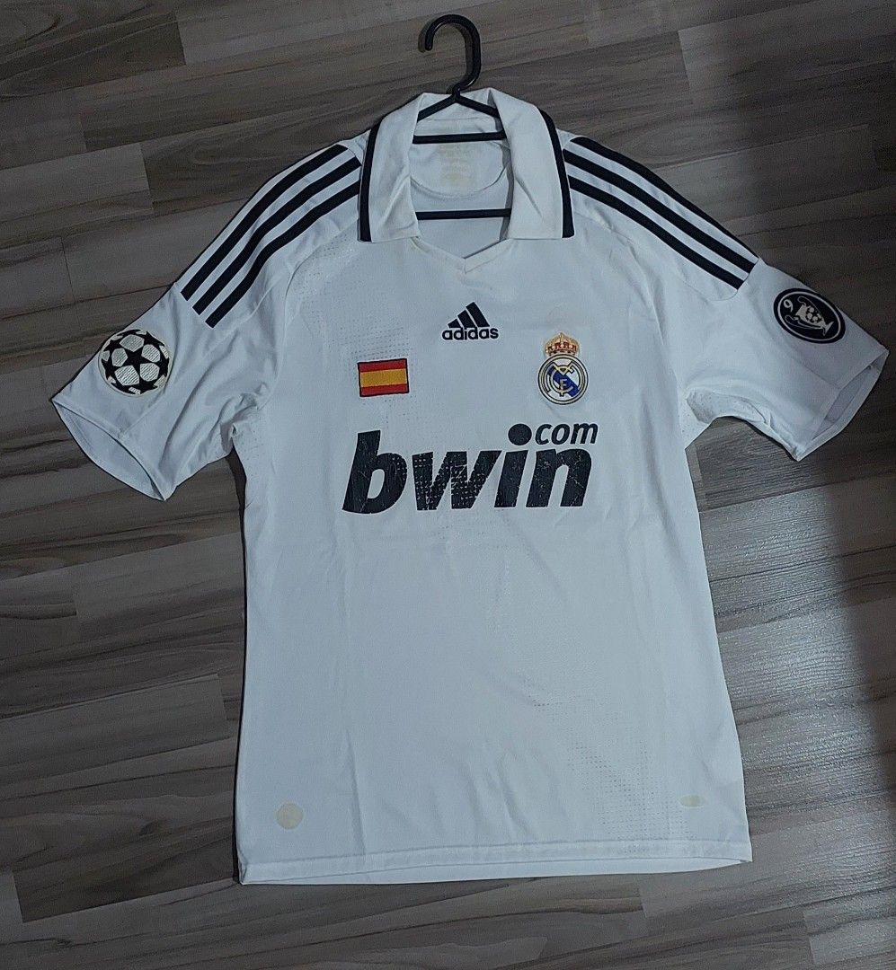 Real madrid home kit., Men's Fashion, Activewear on Carousell