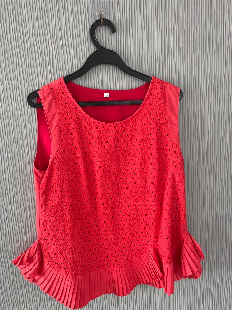 Red Top, Women's Fashion, Tops, Blouses on Carousell
