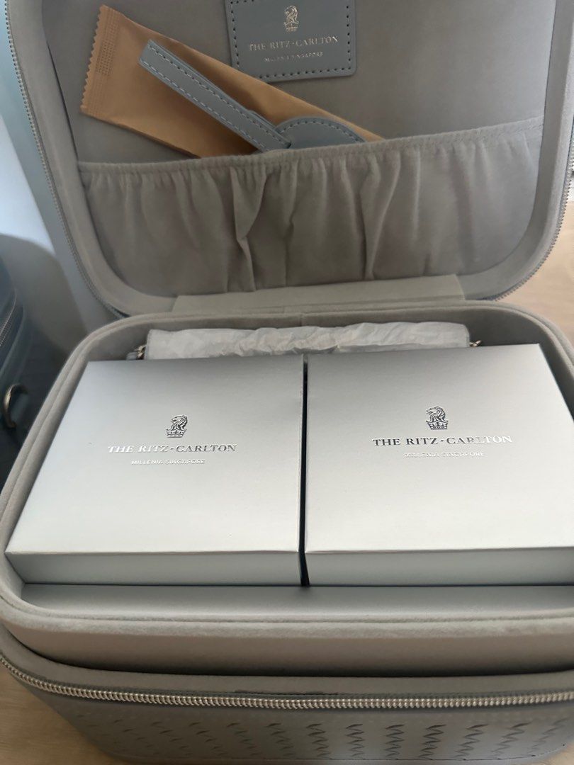 Ritz Carlton mooncake, Food & Drinks, Gift Baskets & Hampers on Carousell