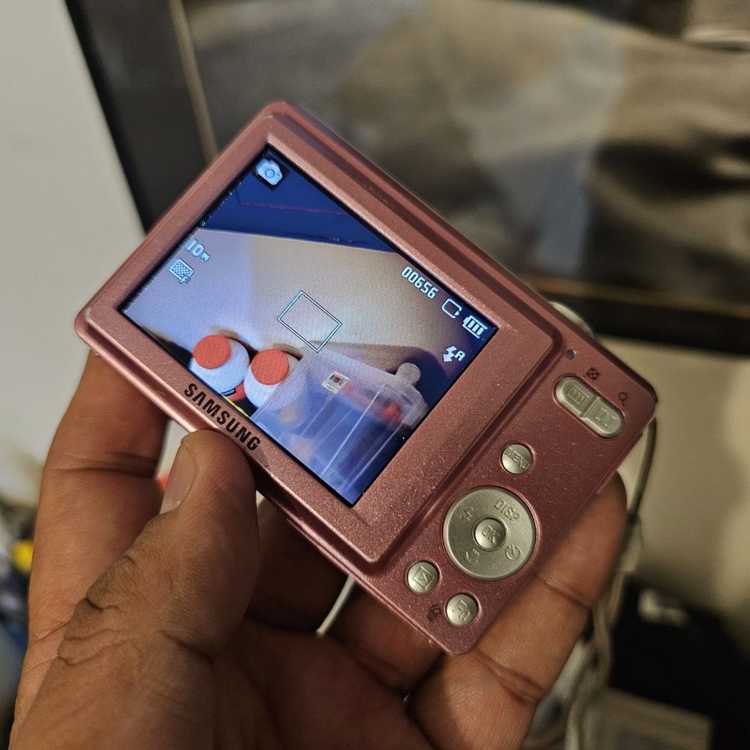 Samsung ES55 10.2 Megapixels, Photography, Cameras on Carousell