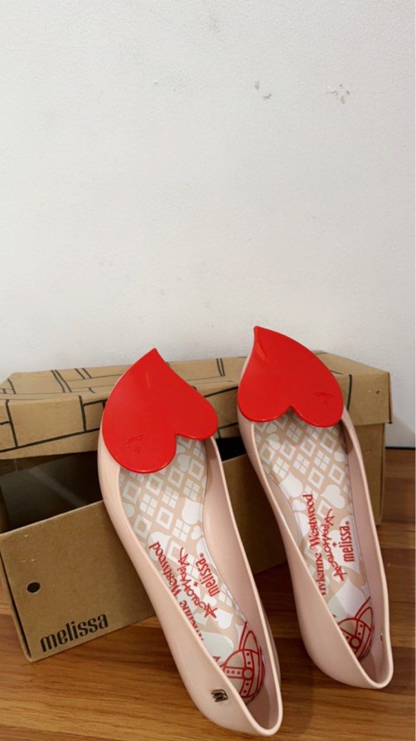 Sepatu Melissa Heart, Fesyen Wanita, Sepatu di Carousell