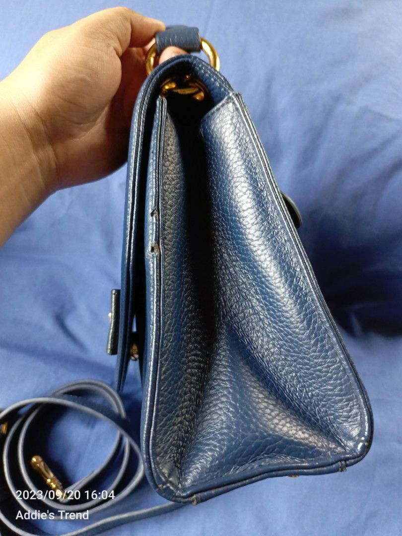 St. Scott London leather two way sling bag, Women's Fashion, Bags ...