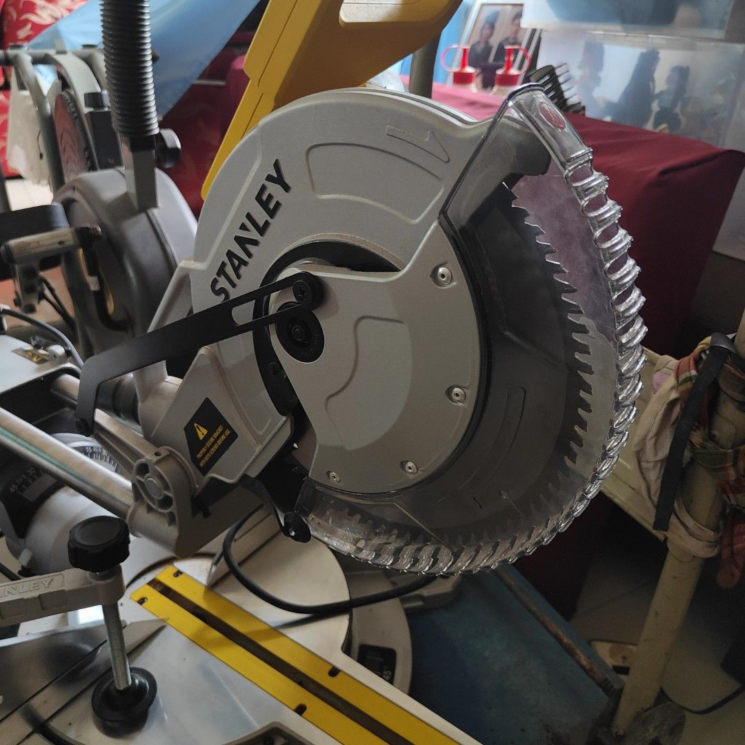 STANLEY SM18 SLIDING MITER SAW 10", Commercial & Industrial ...