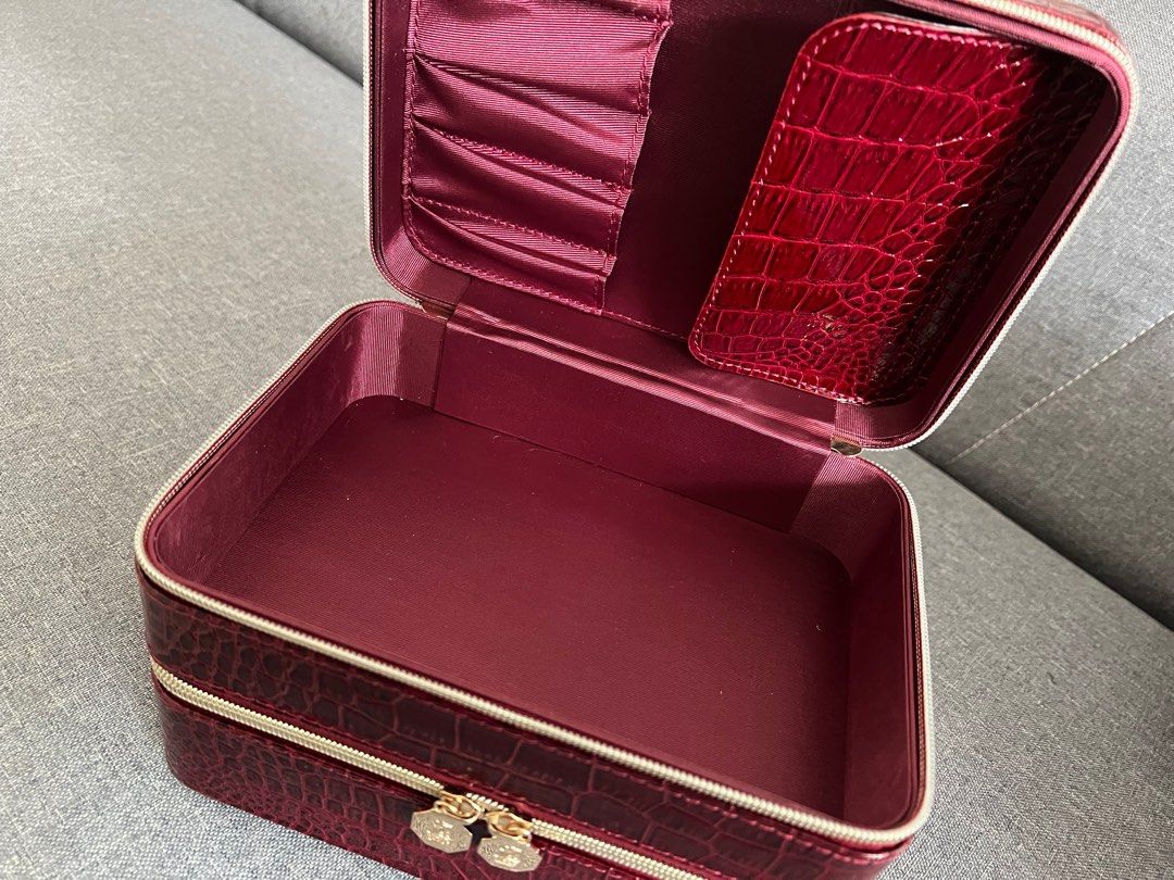 The Ritz-Carlton Millenia Singapore Burgundy with Crocodile Print ...