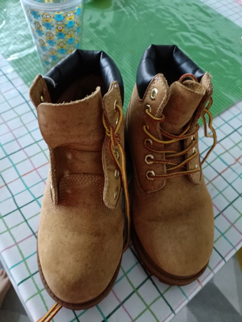 Timber booth for kid, Babies & Kids, Babies & Kids Fashion on Carousell