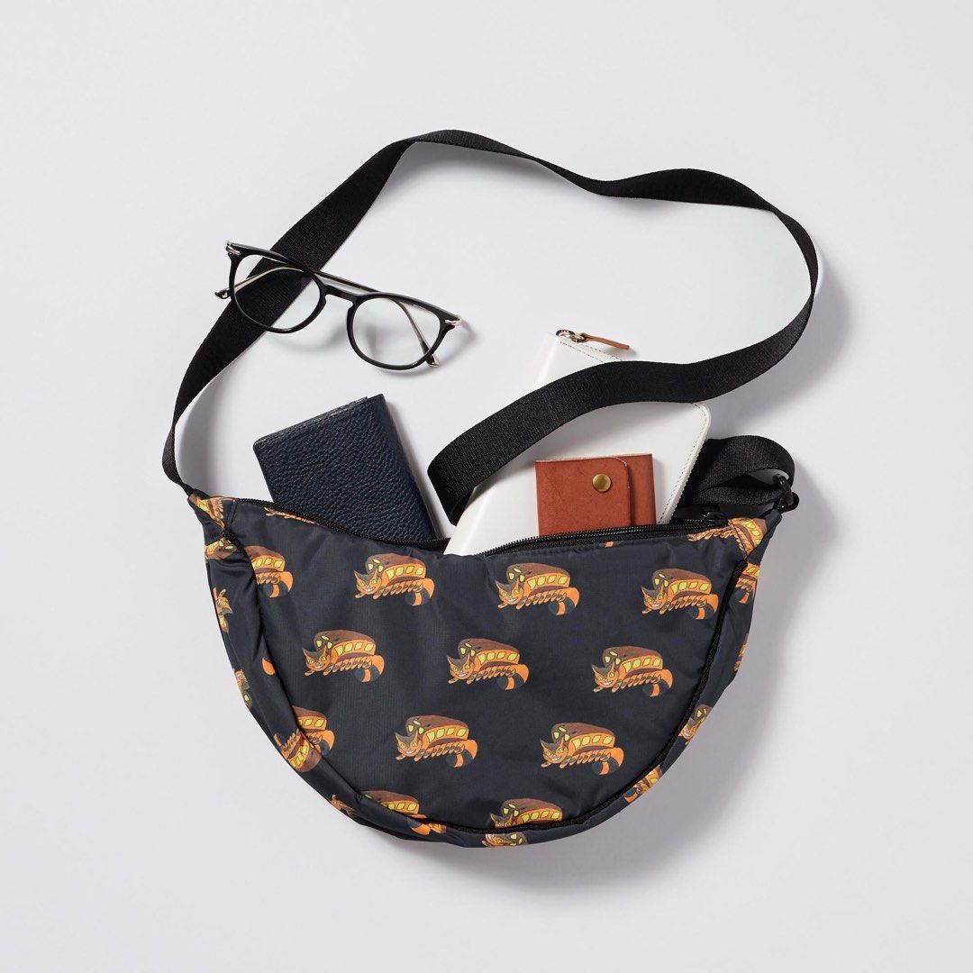 Uniqlo Studio Ghibli Shoulder Bag, Fesyen Wanita, Tas & Dompet di Carousell