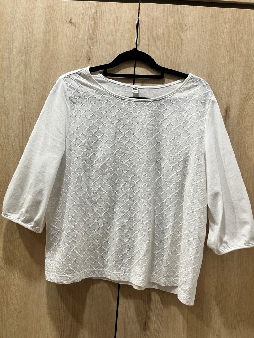 Uniqlo white top, Women's Fashion, Tops, Blouses on Carousell