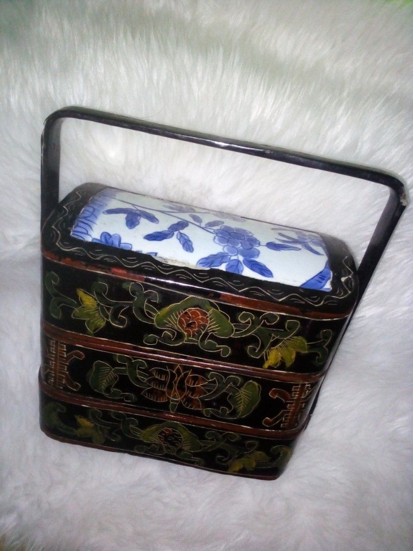 VINTAGE BENTO BOX- WITH PORCELAIN INLAY DESIGN, Hobbies & Toys ...