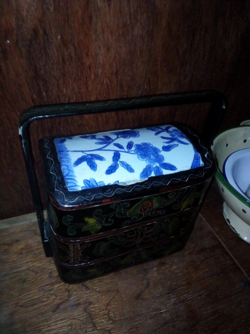 VINTAGE BENTO BOX- WITH PORCELAIN INLAY DESIGN, Hobbies & Toys ...