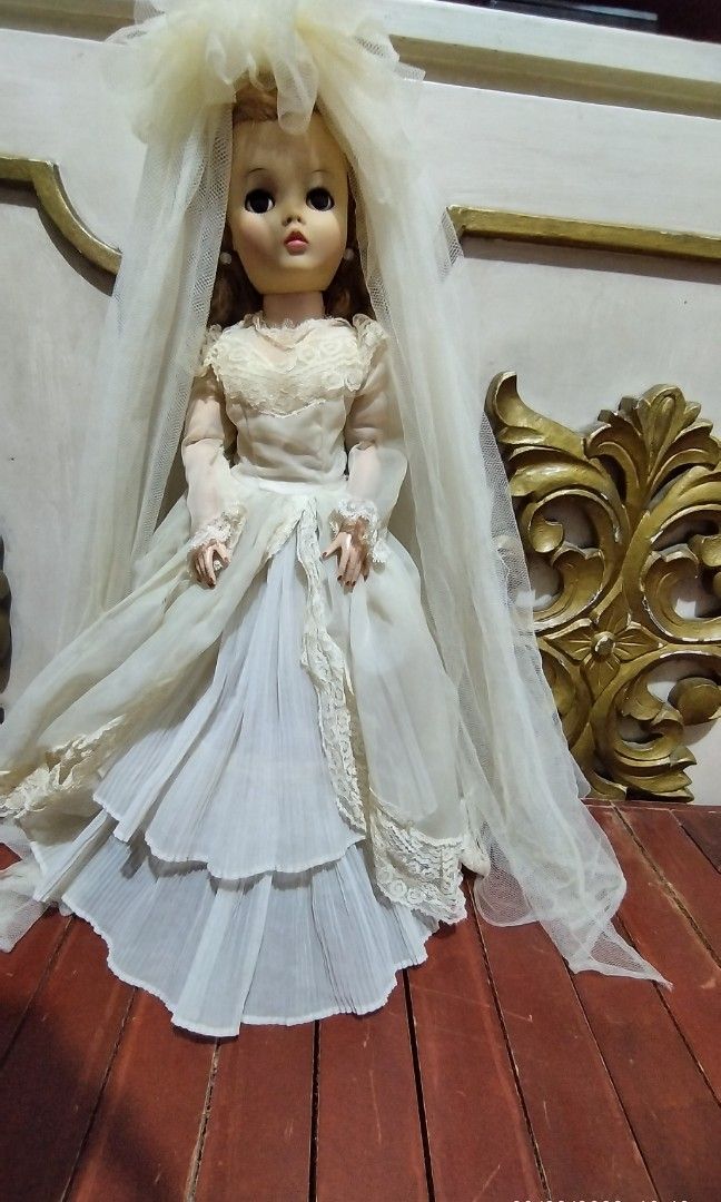 Antique vintage Uneeda doll 4/28/72 in bride dress bent arms , hands ...