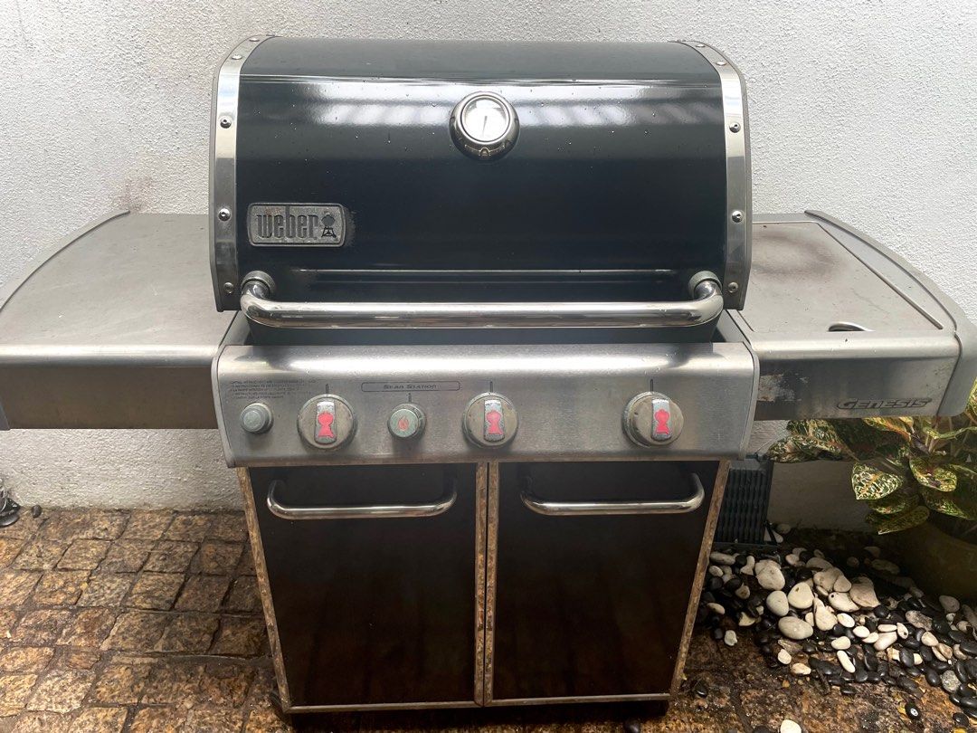 Weber classic Genesis series functional use, TV & Home Appliances ...