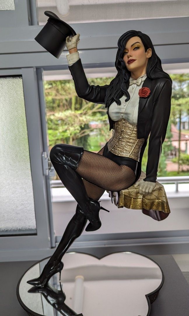 Zatanna Sideshow, Hobbies & Toys, Toys & Games on Carousell