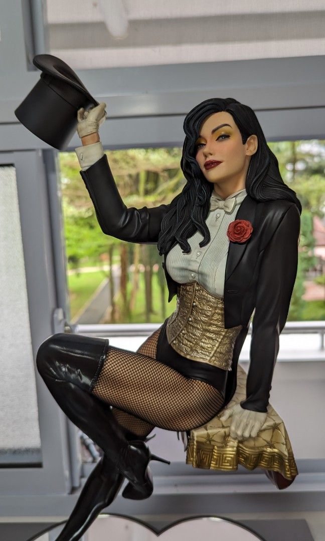 Zatanna Sideshow, Hobbies & Toys, Toys & Games on Carousell