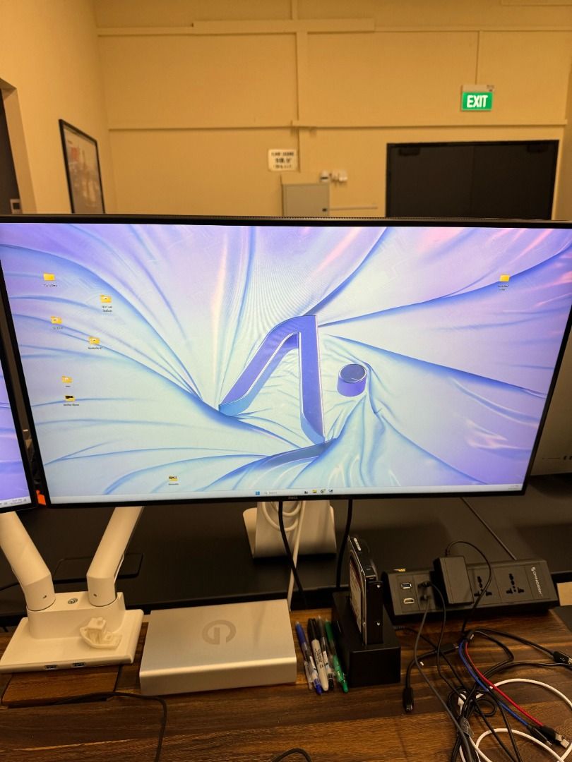 2x Dell Ultrasharp 32" U3219Q Monitor w/ Dual-Monitor Stand, Computers ...