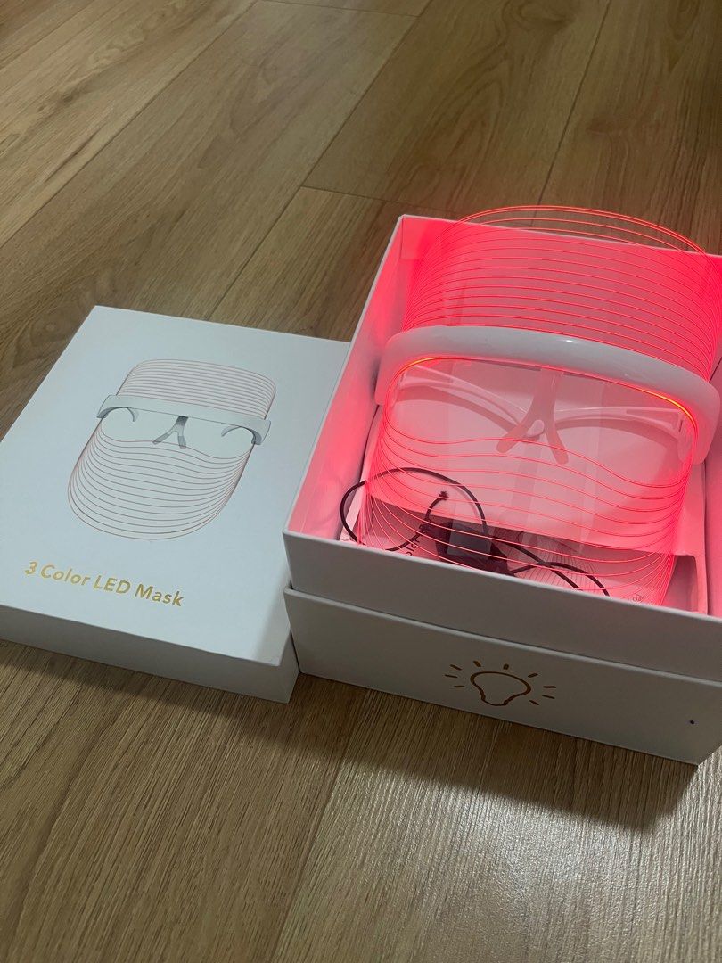 3 color led mask, Beauty & Personal Care, Face, Face Care on Carousell