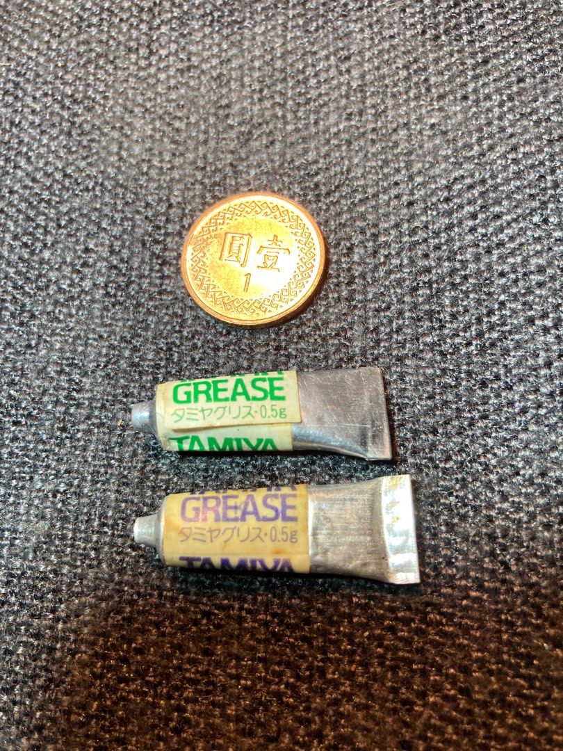 日本雙星 正老品 TAMIYA GREASE タミヤグリス ・0.5g 兩罐 全新未使用 綠色藍色, 書籍、休閒與玩具, 玩具、公仔、桌遊在旋轉拍賣