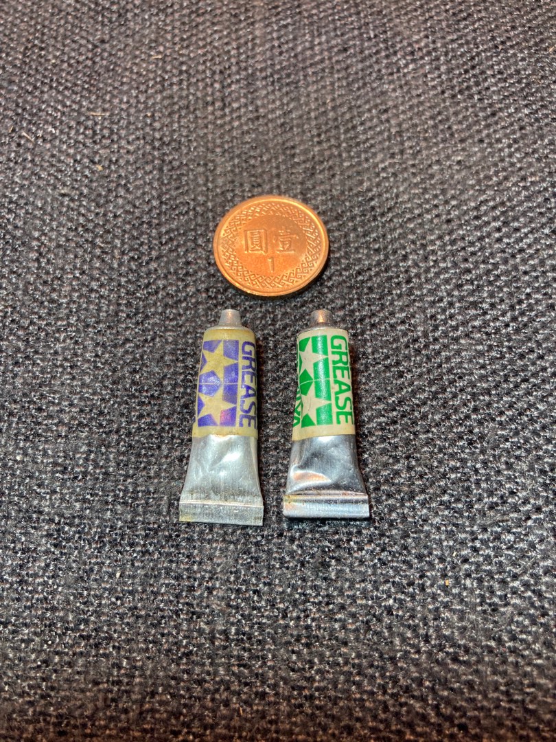 日本雙星 正老品 TAMIYA GREASE タミヤグリス ・0.5g 兩罐 全新未使用 綠色藍色, 書籍、休閒與玩具, 玩具、公仔、桌遊在旋轉拍賣