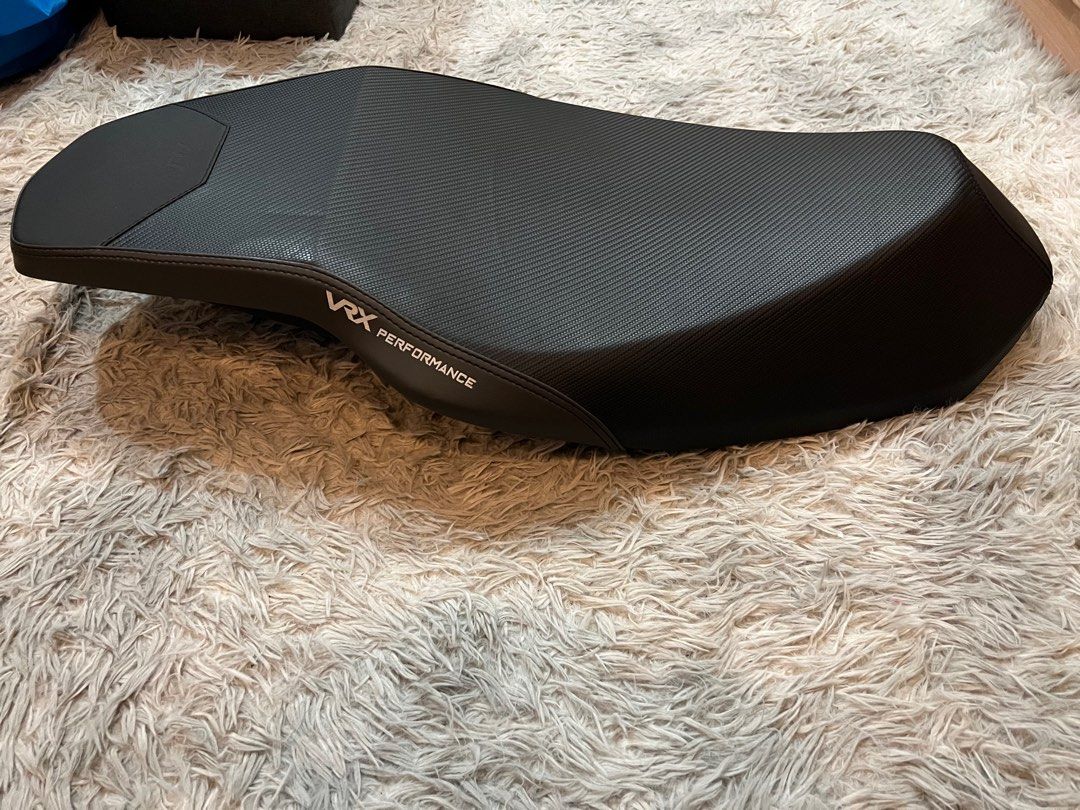 Aerox v2 VRX seat, Motorcycles, Motorcycle Accessories on Carousell
