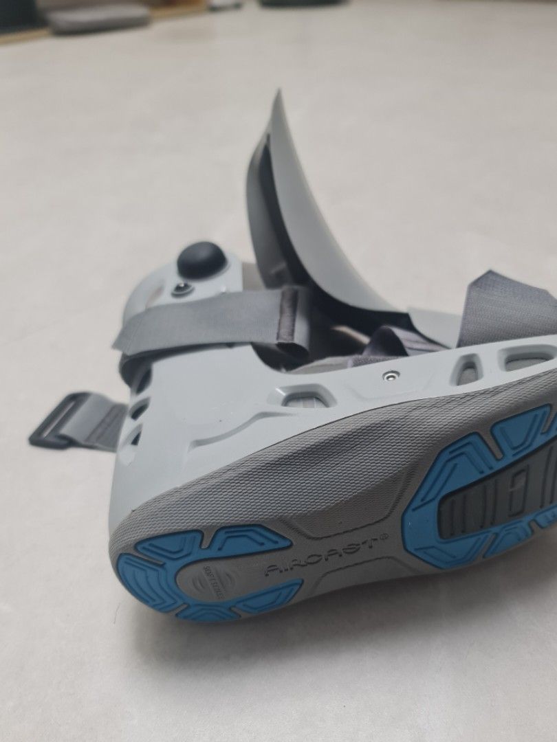 Aircast boot, size small, Health & Nutrition, Assistive & Rehabilatory ...