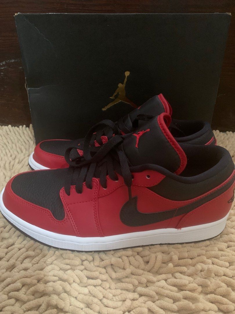 AJ 1 Reverse Bred Pebbled Swoosh, Men's Fashion, Footwear, Sneakers on ...