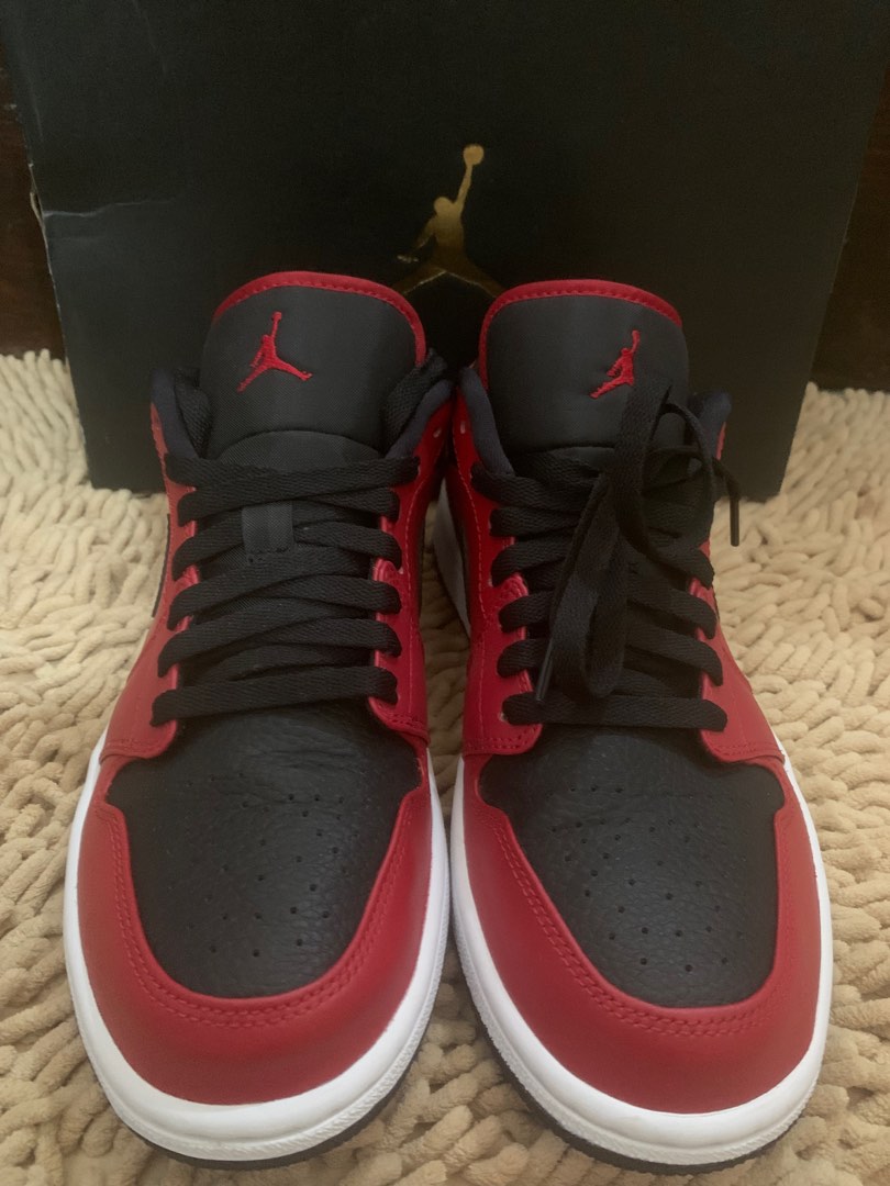 AJ 1 Reverse Bred Pebbled Swoosh, Men's Fashion, Footwear, Sneakers on ...