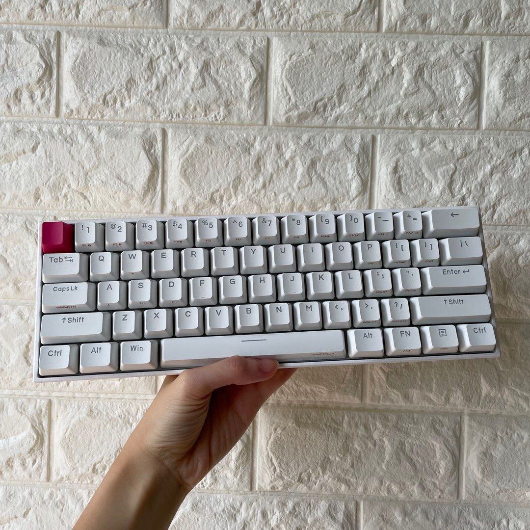 Anne Pro 2 Mechanical Keyboard with Free Acrylic Cover, Computers ...