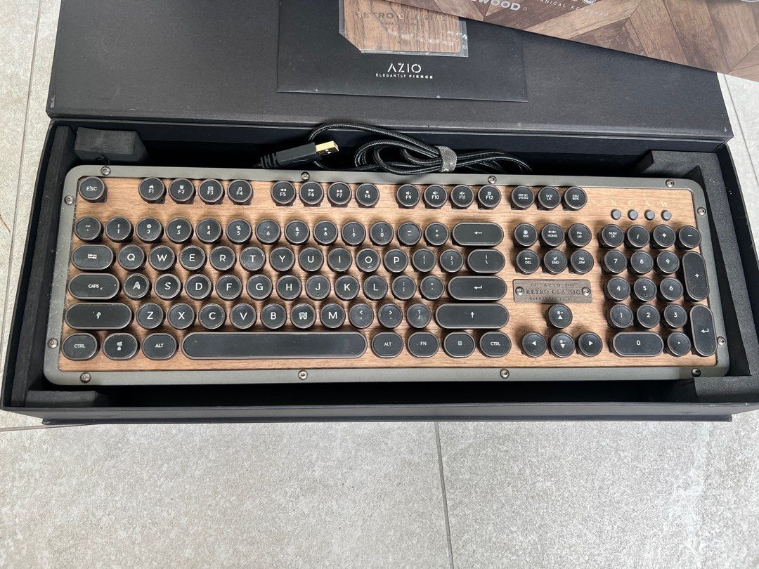 Azio retro keyboard (Elwood), Computers & Tech, Parts & Accessories ...