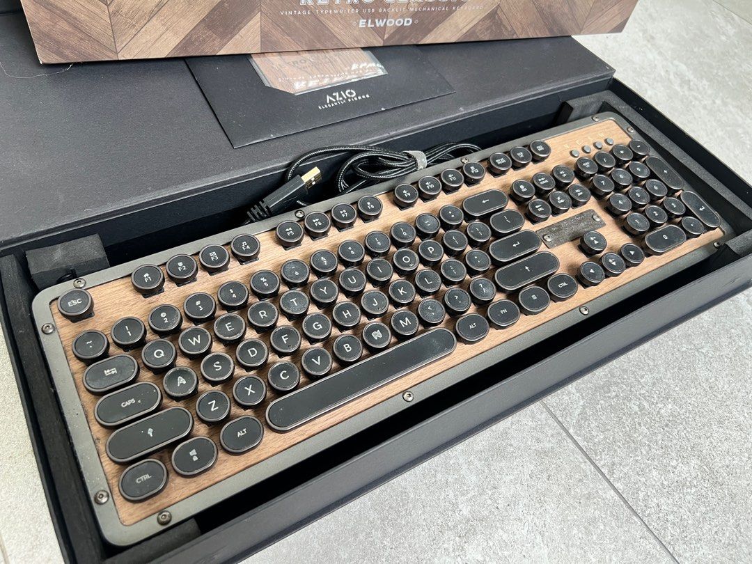 Azio retro keyboard (Elwood), Computers & Tech, Parts & Accessories ...