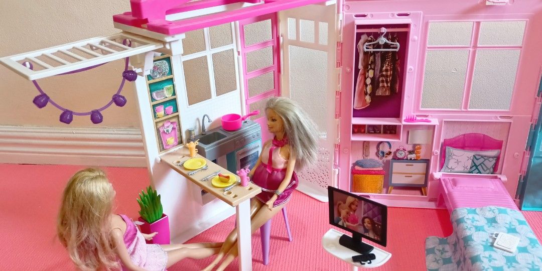 Barbie House set, Hobbies & Toys, Toys & Games on Carousell