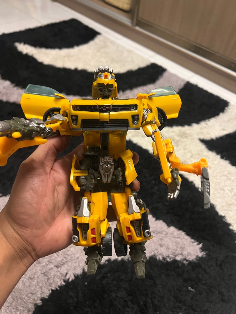 Bumble bee action figure, Hobbies & Toys, Toys & Games on Carousell