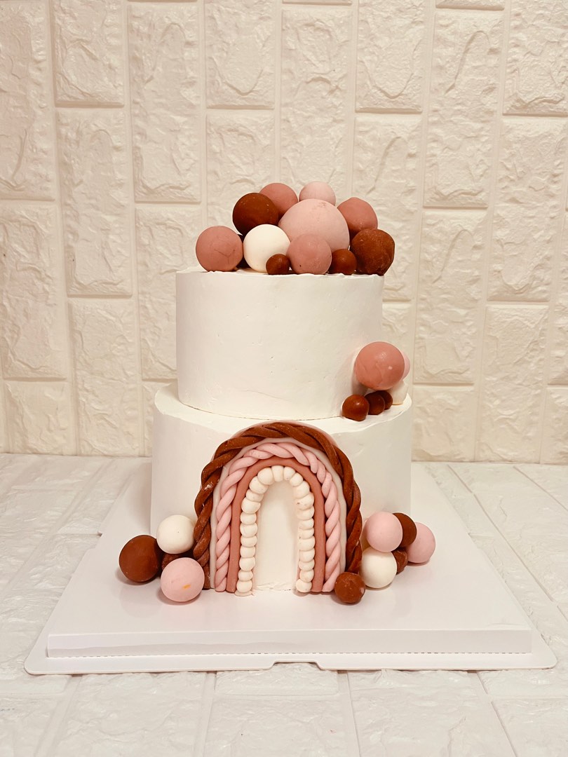 Cake/halal cake/wedding cake/engagement cake/Elsa cake/ princess cake ...