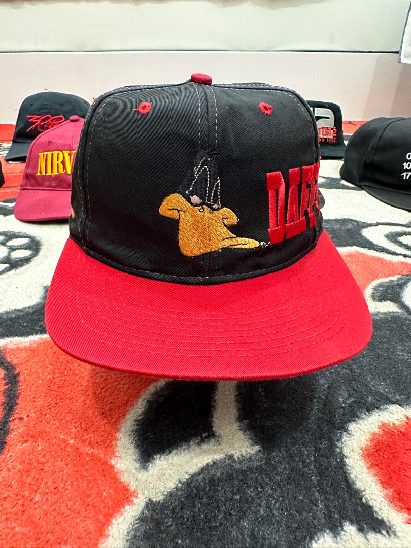 Cap Vintage Daffy Duck, Men's Fashion, Watches & Accessories, Cap ...